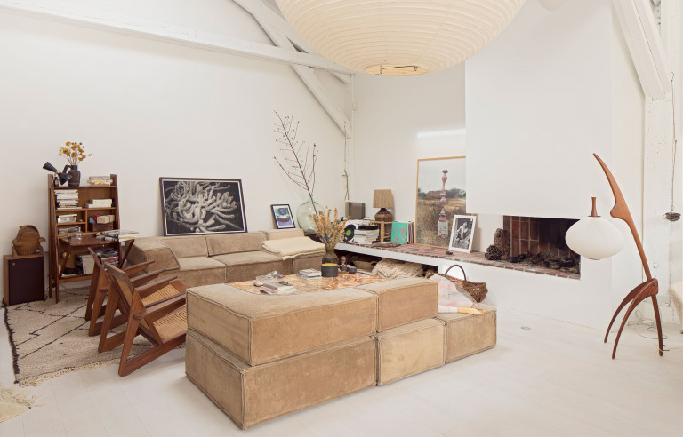 A Pantin, textures et monochromie chez Barnabé Fillion