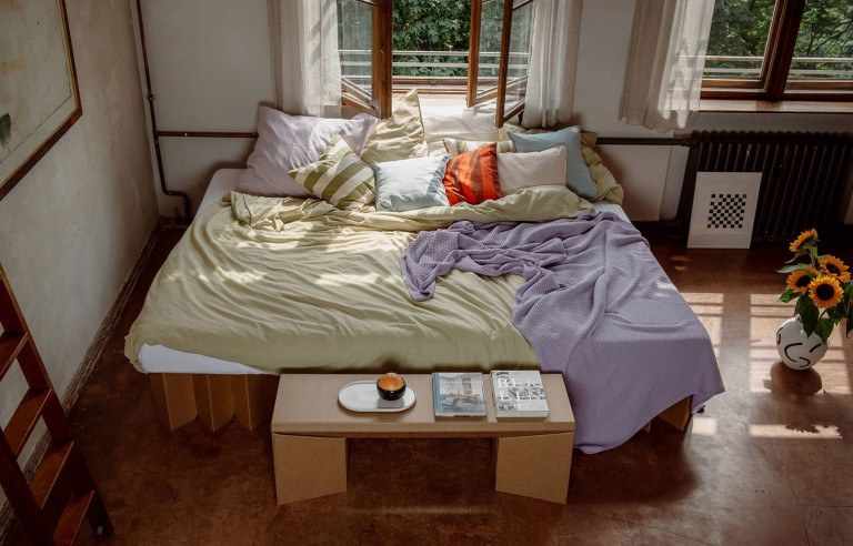 Room in a box : l'éditeur qui fait le pari des meubles en carton - IDEAT
